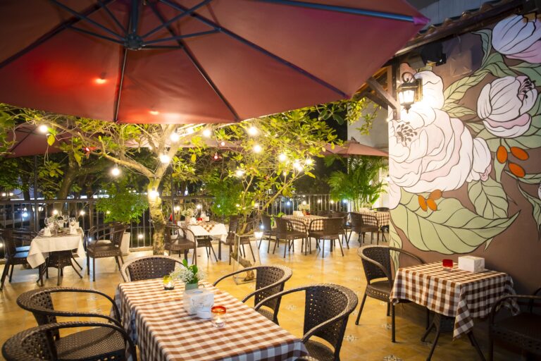 Paris Deli Số 6 Phan Chu Trinh – Bistro Café & Restaurant nổi tiếng từ ...